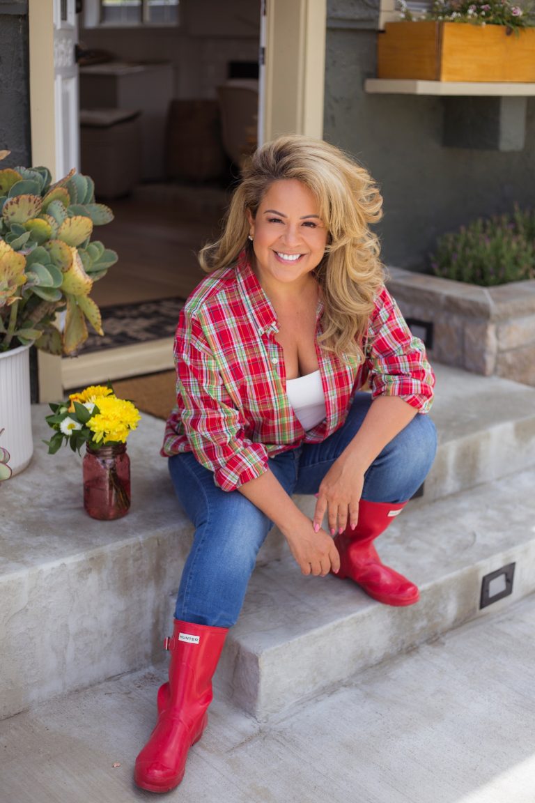 EP 24 - ReInventing 50 with Annette Hernandez-Duke - Shawna K